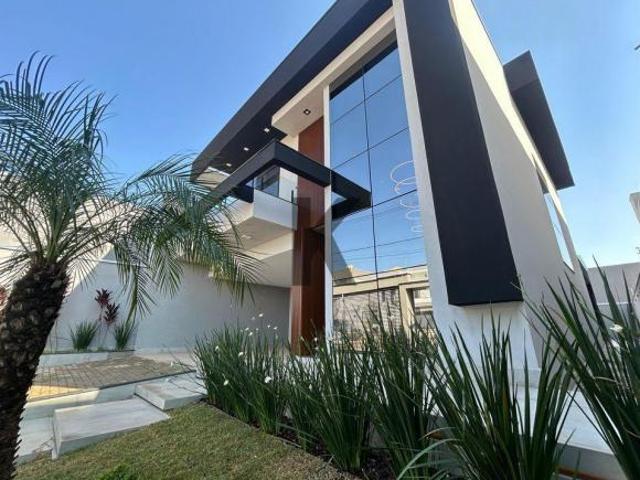 Casa à venda no bairro Astúrias R$1.920.000,00 Pouso Alegre MG