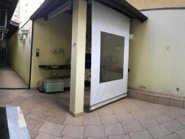 Casa à venda no bairro Bosque em Campinas SP