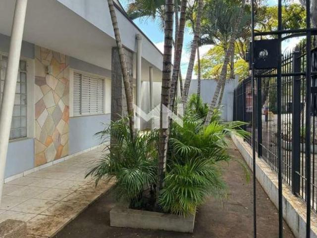 Casa á venda no Bairro Brasil, com 283,69 m²