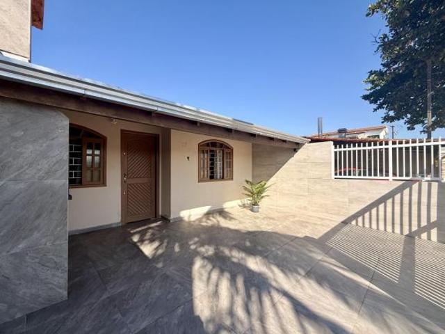 Casa à venda no bairro Brejatuba, em Guaratuba, 100 metros do Mar