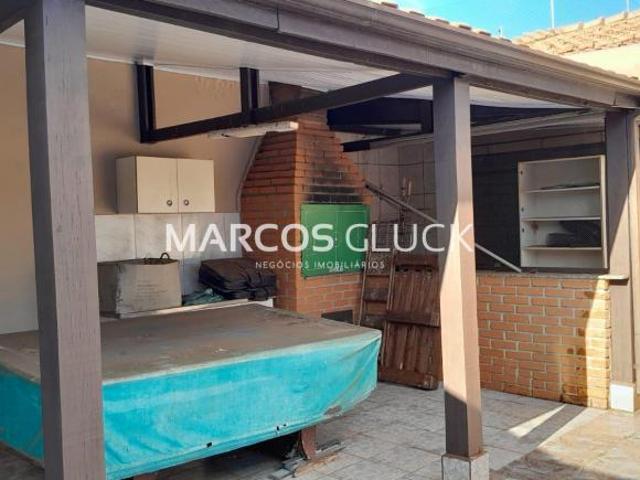 Casa à venda no bairro Califórnia Londrina/PR, Leste