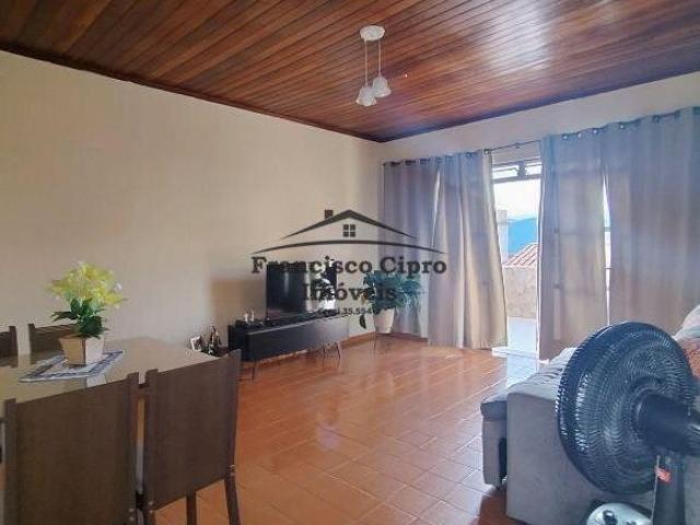 Casa à venda no bairro Campo do Galvão Guaratinguetá/SP