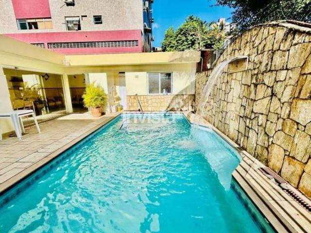 Casa à venda no bairro Campo Grande