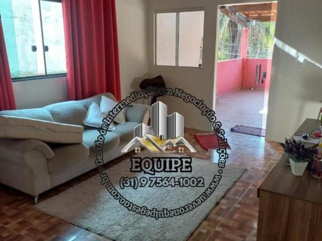 Casa a venda no Bairro Castanheira Belo Vale em Santa Luzia, Lote de 220,00 m², com aprox. 130,00