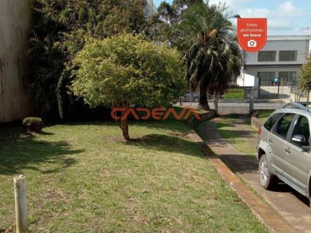 Casa à venda no bairro Capão Raso