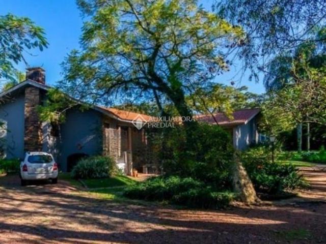 Casa à venda no bairro Cavalhada em Porto Alegre