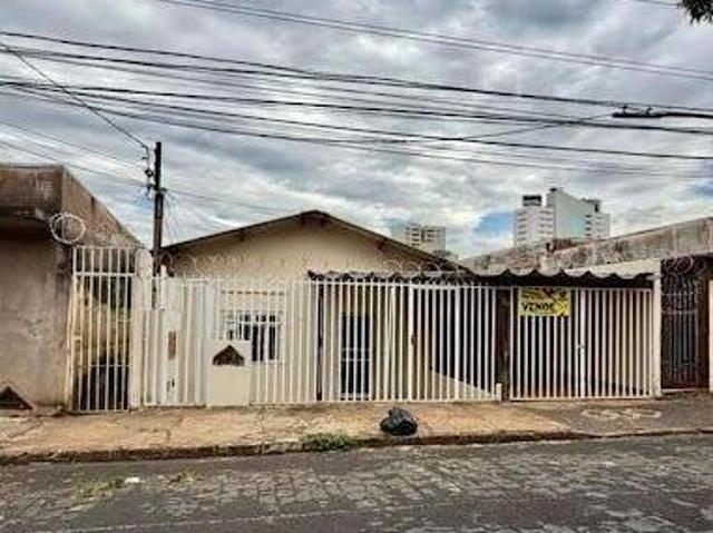 Casa à venda no bairro Cazeca Uberlândia/MG