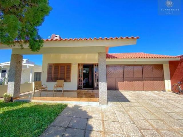 Casa à venda no bairro Centro Xangri Lá/RS