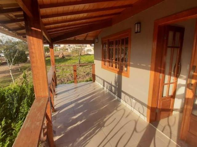 Casa à venda no bairro Centro em Taquaraçu de Minas/MG