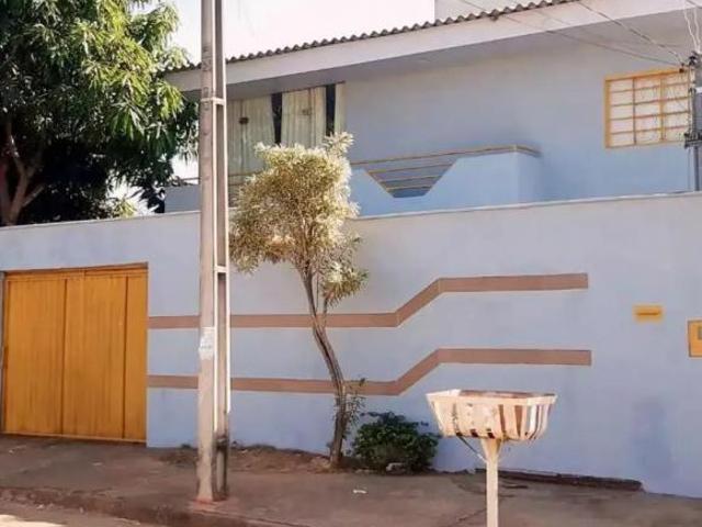Casa à venda no bairro Centro em Abadia de Goiás/GO