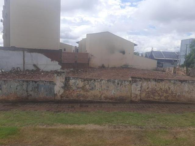 Casa à venda no bairro Centro em Londrina/PR