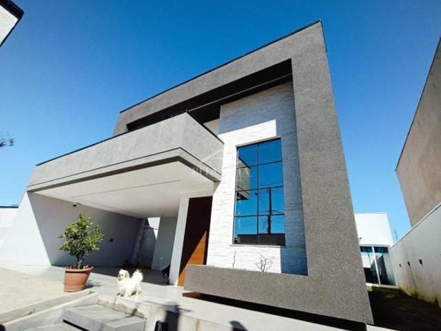 Casa à venda no bairro Centro Nova Santa Rita/RS