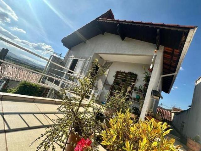 Casa à venda no Bairro Cidade Jardim com 160m² de área construída Pouso Alegre