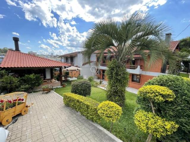 Casa à Venda no Bairro Cinqüentenário, Caxias do Sul, RS!