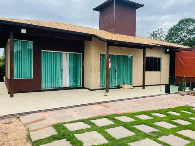 Venda – Casa em Condomínio com 4 Quartos no Solar das Palmeiras