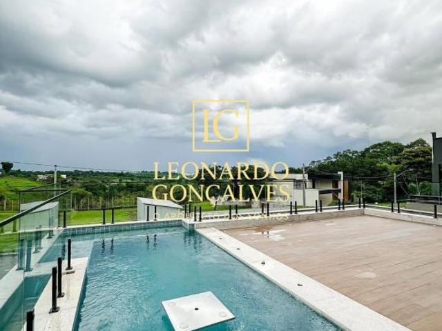 Casa à venda no bairro Condomínio do Lago Goiânia/GO