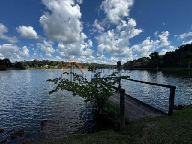 Casa à venda no bairro Condomínio Nossa Fazenda Esmeraldas/MG