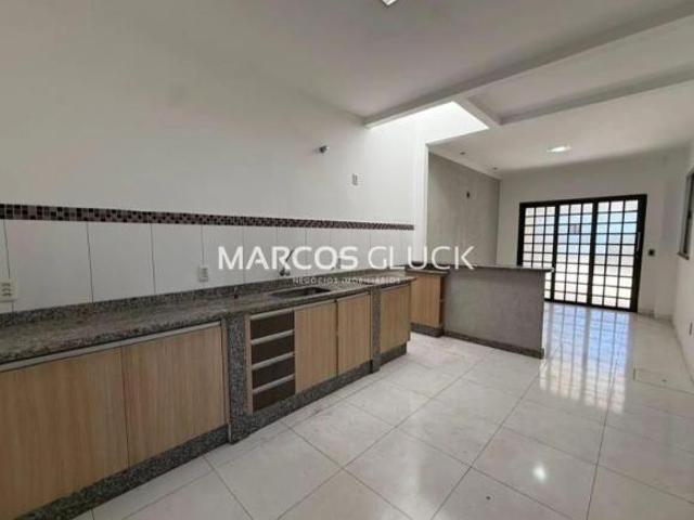 Casa à venda no bairro Conjunto Habitacional Milton Gavetti Londrina/PR, Norte