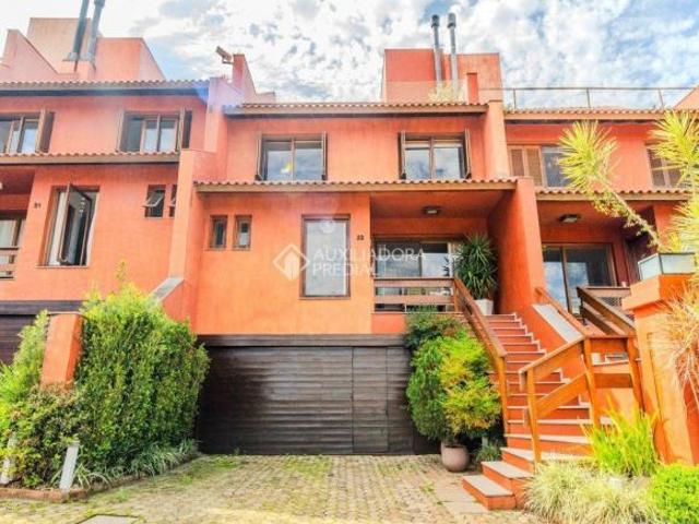 Casa a venda no Bairro Cristal, 3 Quartos, suite e 3 vagas em condomínio fechado