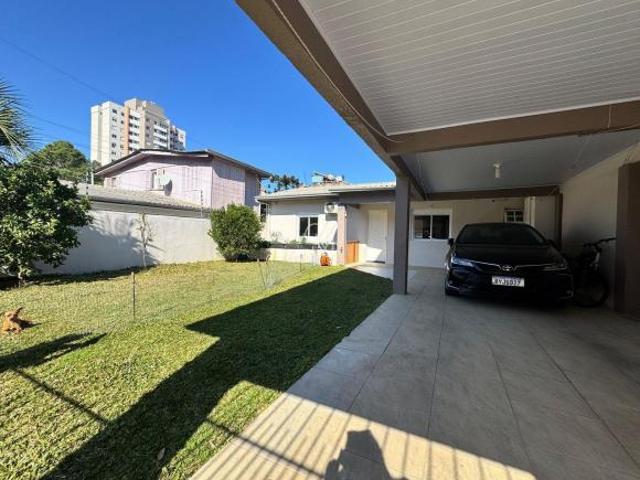 Casa à venda no bairro Cruzeiro