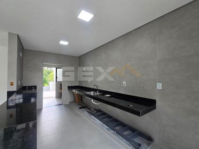 Casa à Venda no Bairro Das Oliveiras em Divinópolis MG