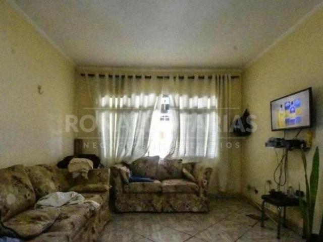 Casa à Venda no Bairro de Interlagos Jardim Suzana com 2 Dormitórios e 2 Vagas de Garagem
