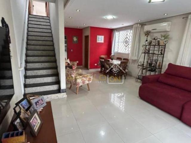 Casa a Venda no Bairro Embare – Santos/SP
