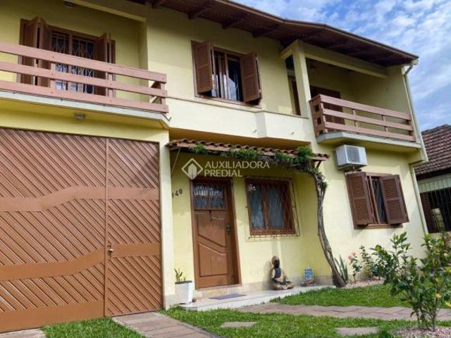 Casa a Venda no bairro Fatima em Canoas 5 dormitórios