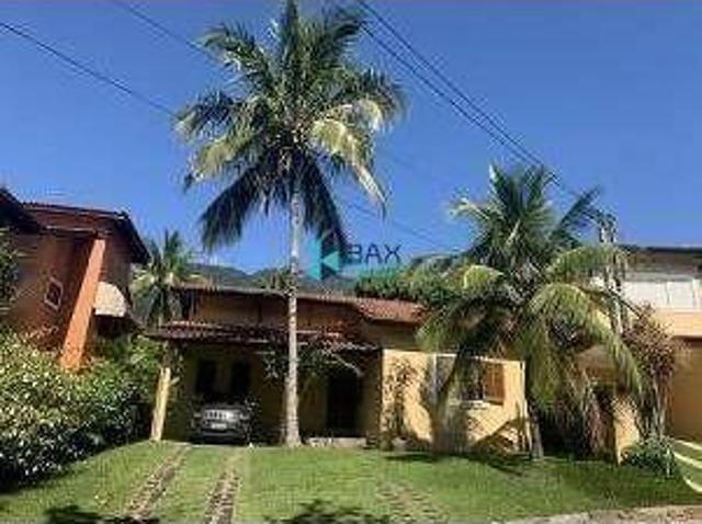 Casa à venda no bairro Feiticeira Ilhabela/SP