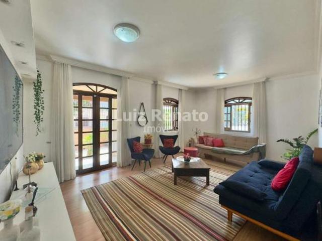 Casa à venda no bairro Fernão Dias