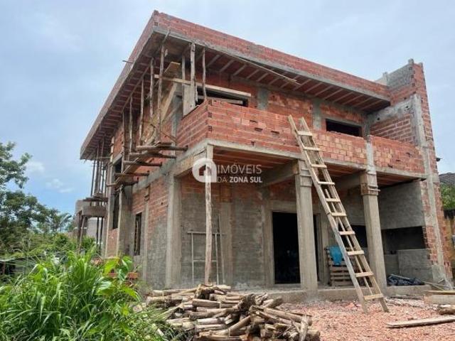 Casa à venda no bairro Fiuza Viamão/RS