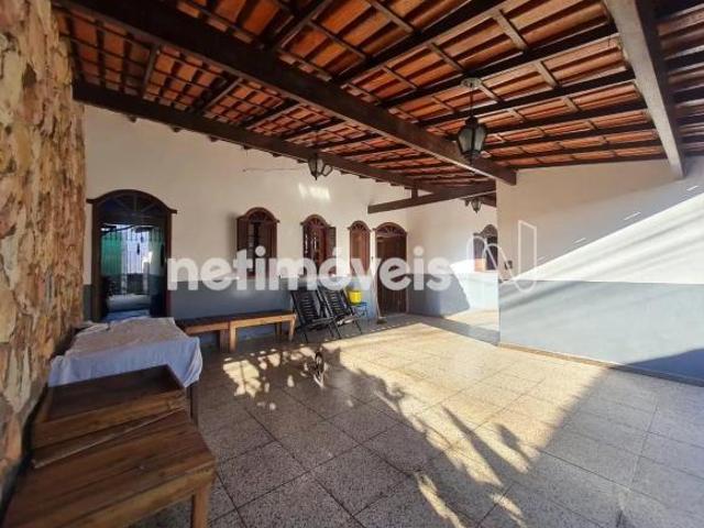 Casa a venda no Bairro Frimisa, com habite se, aceita financiamento bancário Santa Luzia