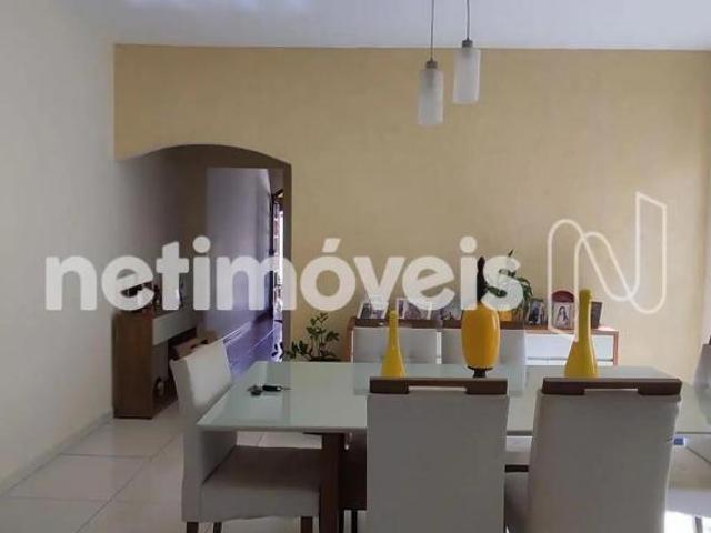 Casa à Venda no Bairro Frimisa – Espaço, Conforto e Localização Privilegiada