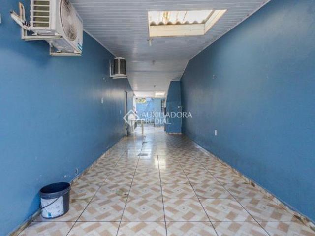 Casa à venda no bairro Guajuviras em Canoas