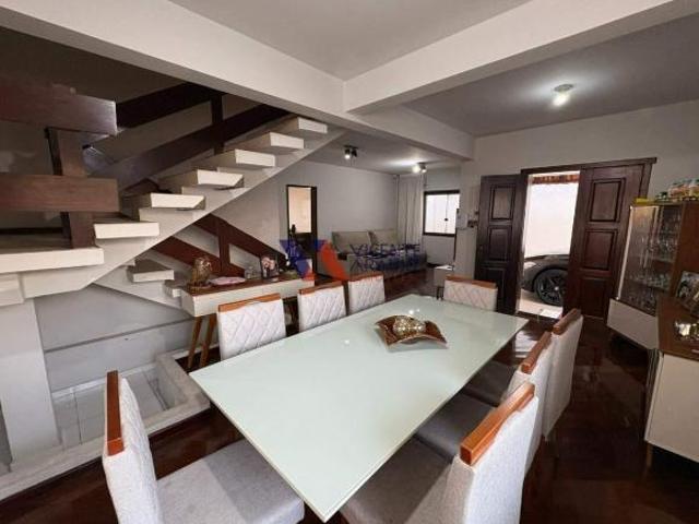 Casa à venda no bairro Guarujá