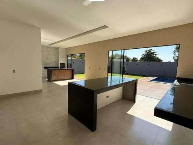 Casa à venda no bairro Garavelo Residencial Park Aparecida de Goiânia/GO