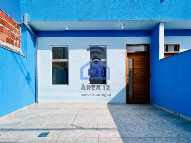 Casa à Venda no bairro Golfinho 2 dormitórios, sendo 1 suíte, 2 banheiros, sala, cozinha, 1 vaga n