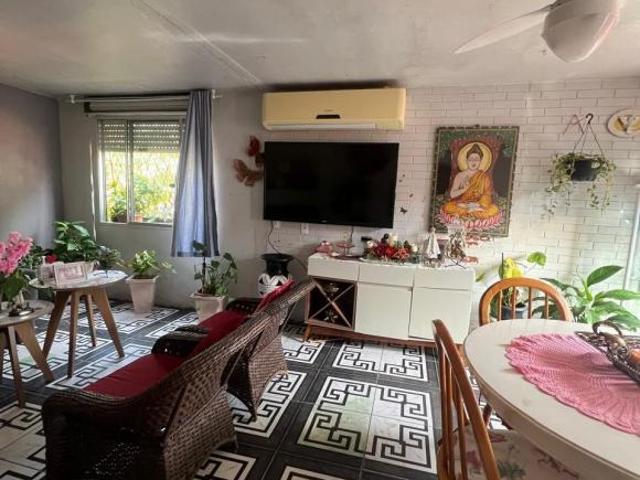 Casa à Venda no Bairro Hípica – 3 Dormitórios e Amplo Quintal