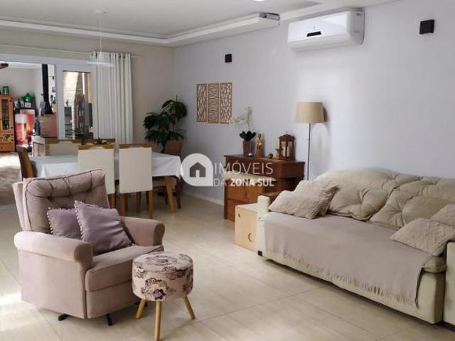 Casa à venda no bairro Hípica Porto Alegre/RS, Zona Sul