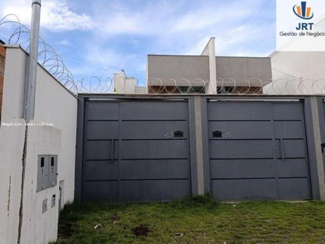 Casa a venda no bairro Itacolomi, Betim