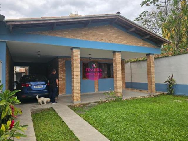 Casa à Venda no Bairro Itaguá Ubatuba/SP!