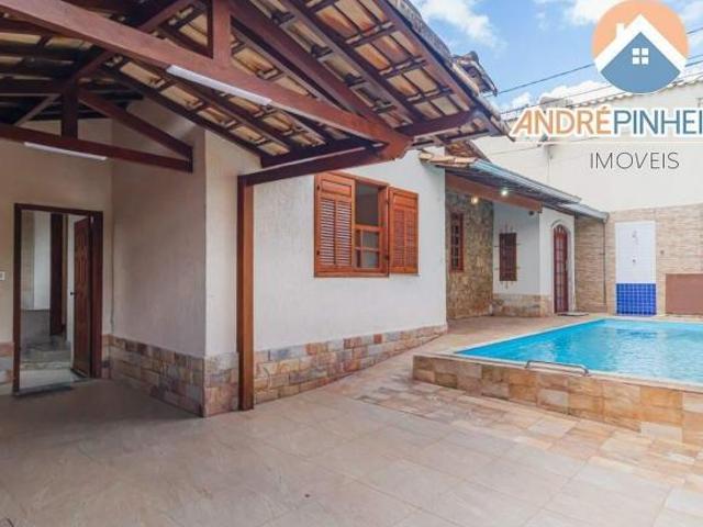 CASA A VENDA NO BAIRRO ITAPOÃ 4 QUARTOS 2 VAGAS