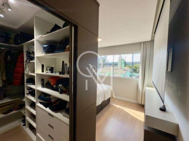 Casa à venda no bairro Interlagos, com 3 quartos