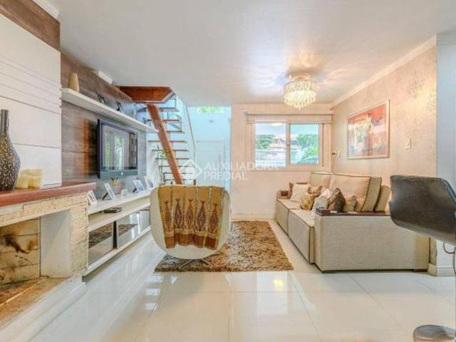 Casa à venda no Bairro Ipanema com 03 suítes