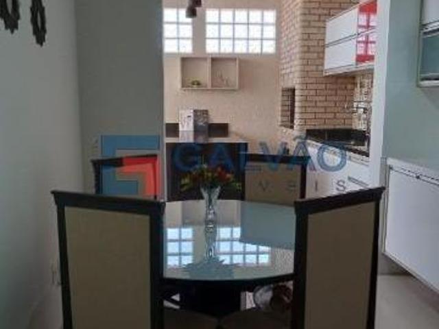 Casa à venda no bairro Jardim Tulipas em Jundiaí SP