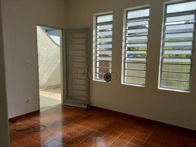Casa à Venda no bairro jardim América em Valinhos