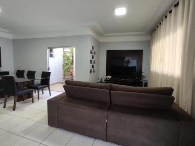 Casa à venda no bairro Jardim Botânico Uberlândia/MG