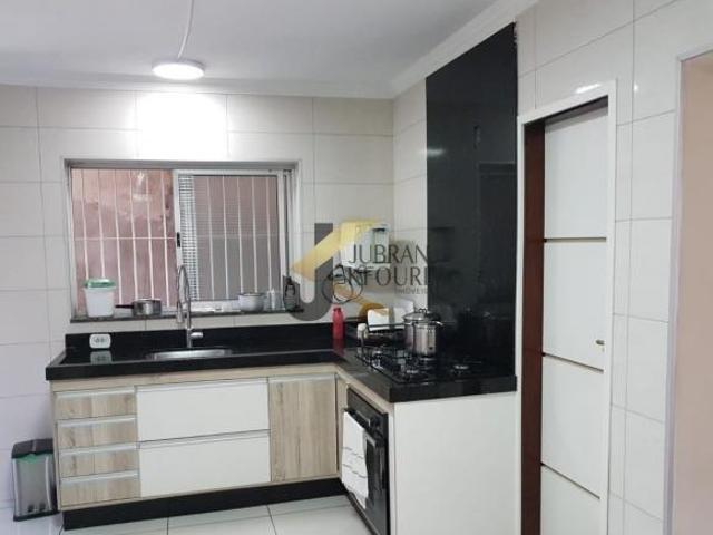 casa à venda no bairro Jardim Capivari, em Campinas.Com 2 dormitórios, sendo 1 suíte, 2 salas espaç