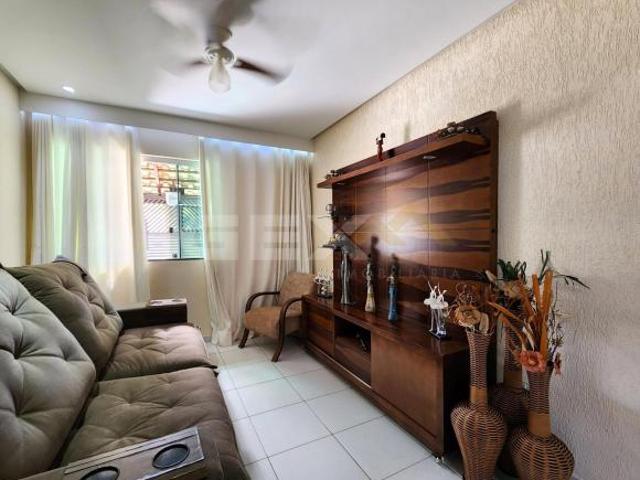 Casa à venda no bairro Jardim das Acácias, 3 quartos sendo 1 suíte e terraço