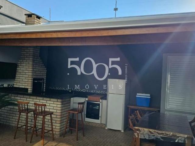 Casa à venda no bairro Jardim dos Ipês com 132m² e 3 quartos